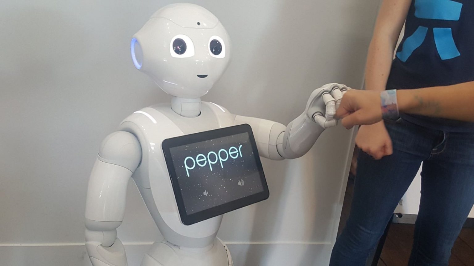 Roboteista apua ikääntyneiden hoitotyöhön? - LAB Focus